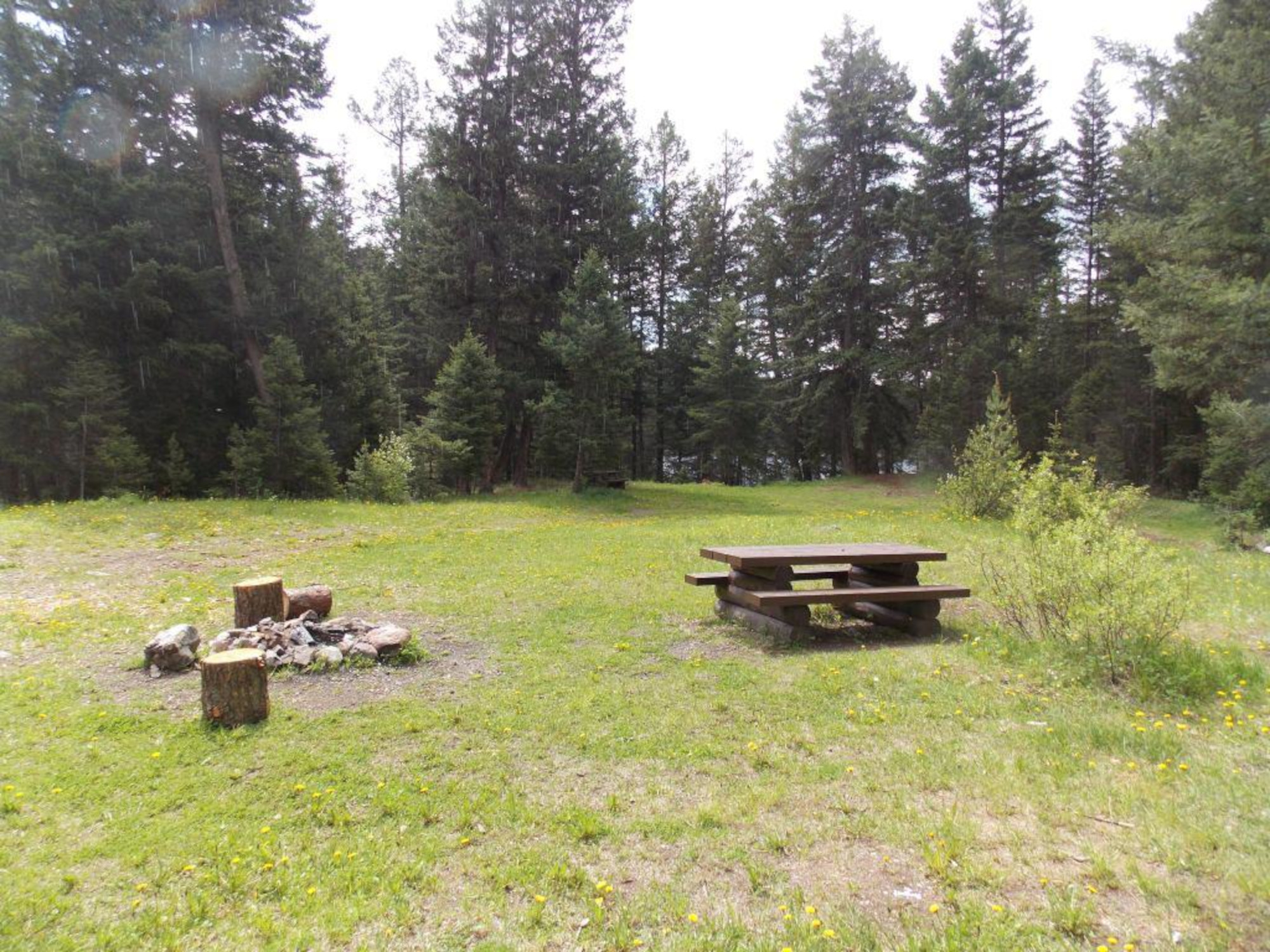 Deadman Lake | Camping & RVing BC